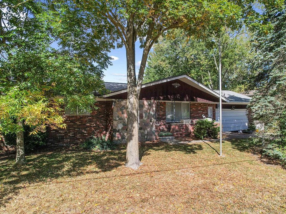 8650 Sandy Crest Dr, White Lake, MI 48386 | Zillow