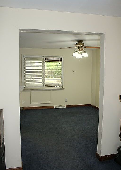 425 Kalmia St Warminster PA | Zillow