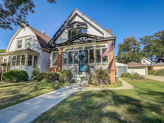 3022 S Superior St Milwaukee Wi 53207 Zillow