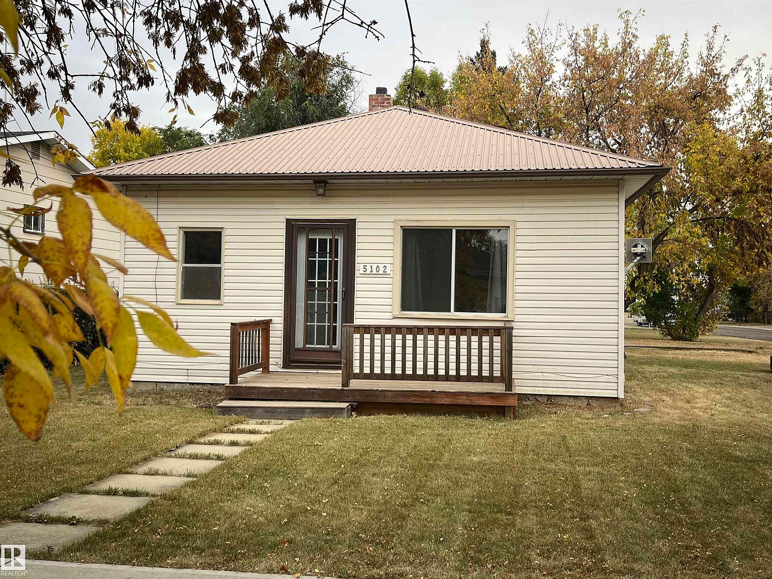 5102 53rd St, Daysland, AB T0B 1A0 | MLS #E4460812 | Zillow