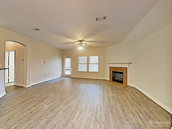 607 Pewitt Ln, Lancaster, TX 75146 | Zillow