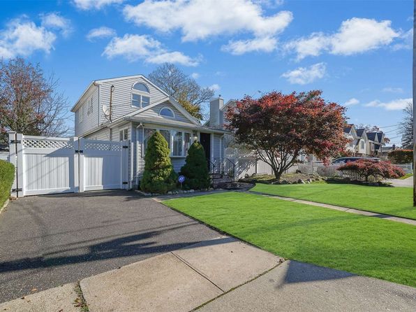 North Merrick Merrick Real Estate - North Merrick Merrick Homes For ...