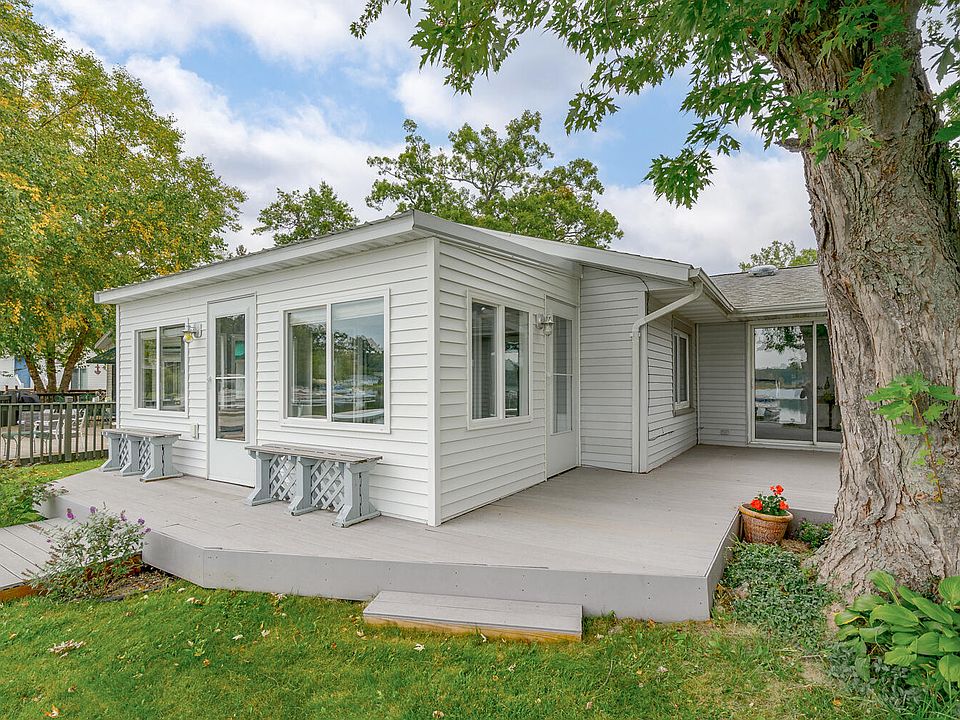 6731 Campau Lake Dr SE, Alto, MI 49302 | Zillow