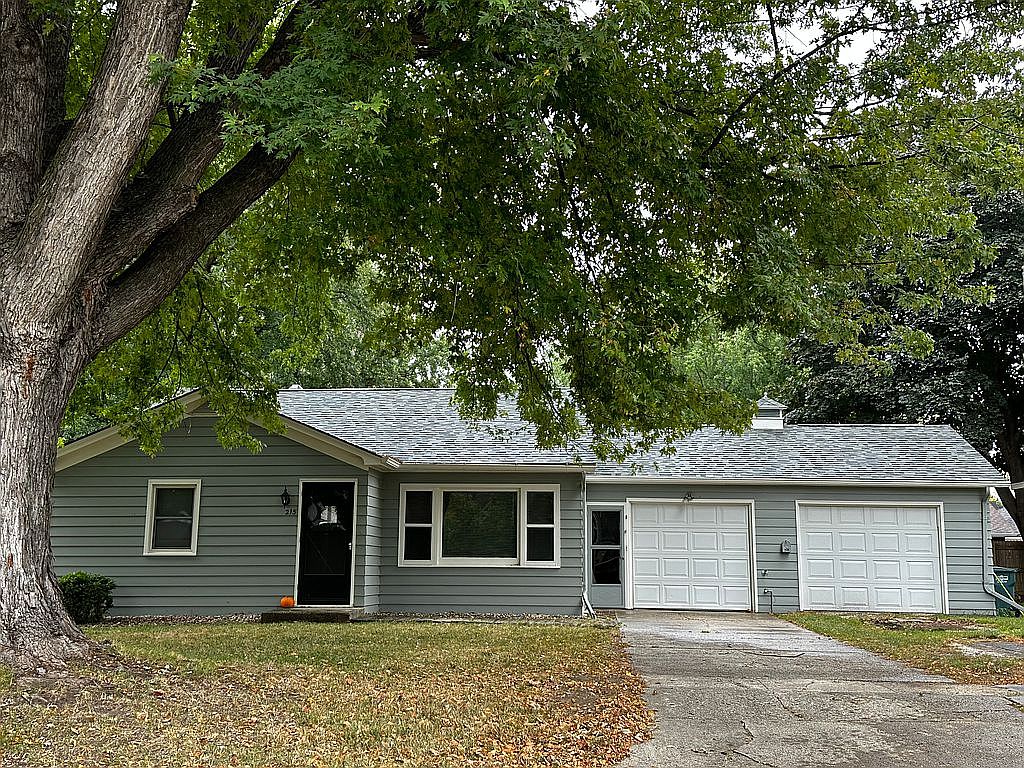 215 Georgia Ave SW, Orange City, IA 51041 | Zillow