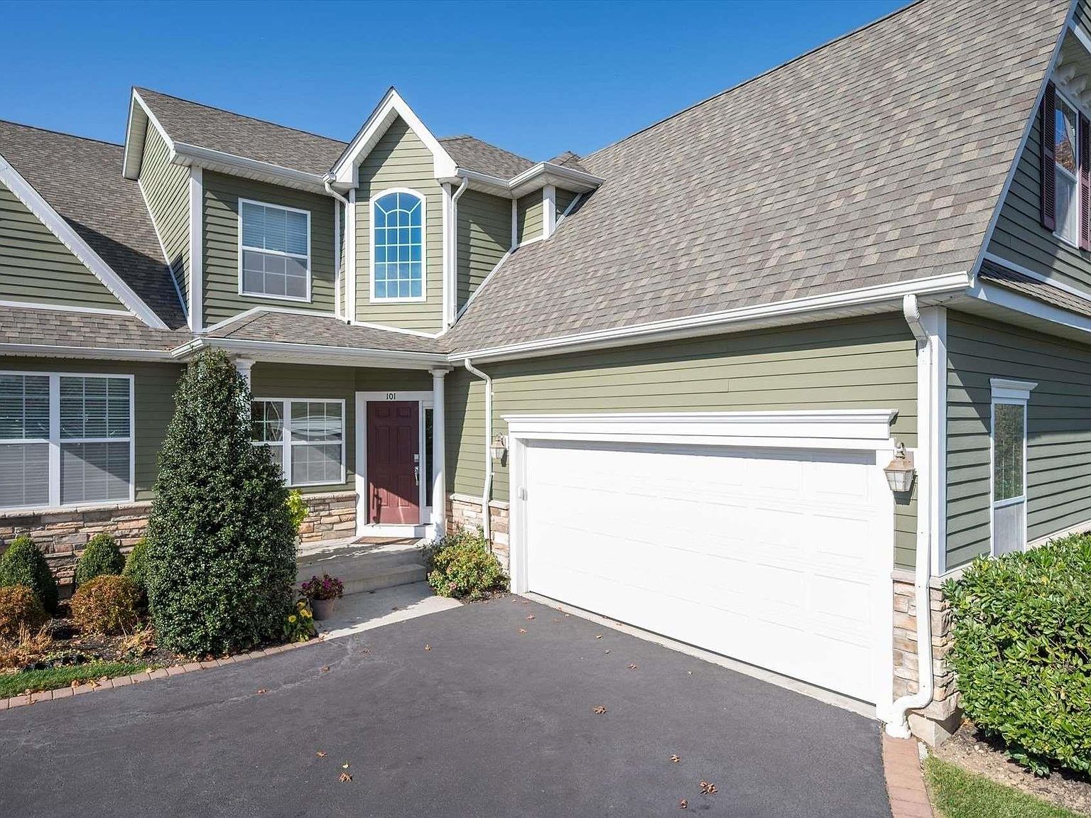 101 Victoria #101, Melville, NY 11747 | Zillow
