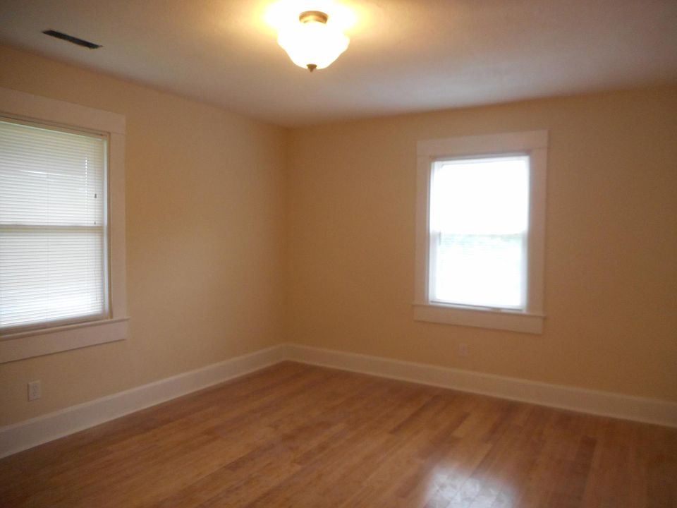 2175 N Capitol Ave #4, Indianapolis, IN 46202 | Zillow