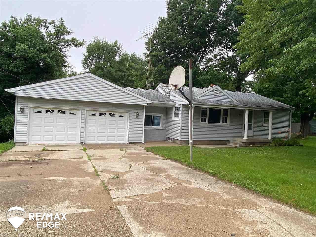 830 W Barnes Rd, Fostoria, MI 48435 | Zillow