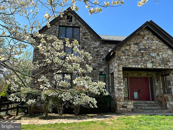 13167 Crest Hill Rd, Flint Hill, VA 22627 | MLS #VARP2001266 | Zillow