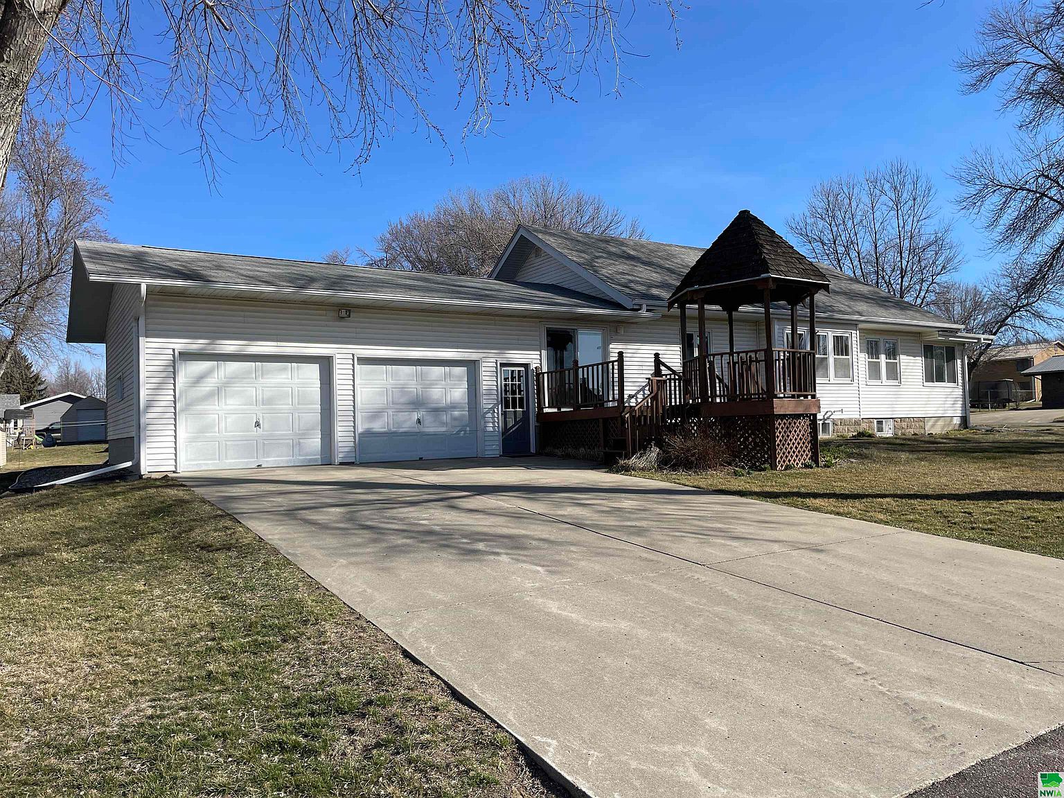 610 Elm St, Ireton, IA 51027 | Zillow