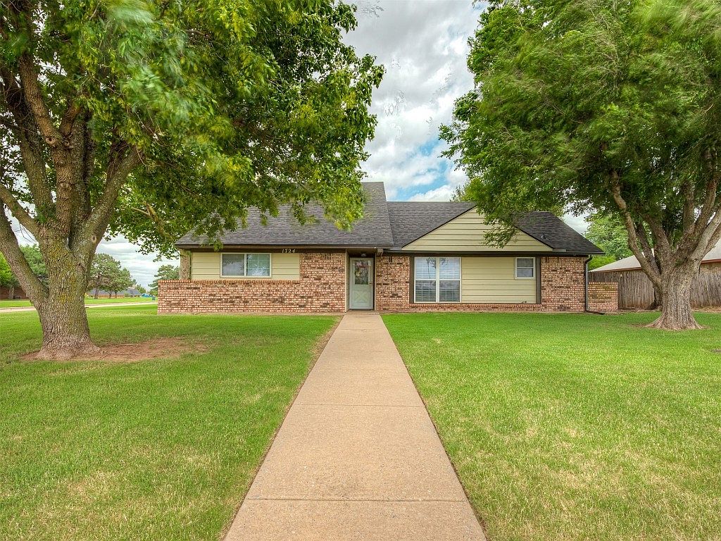 1724 W Elm St, El Reno, OK 73036 | Zillow