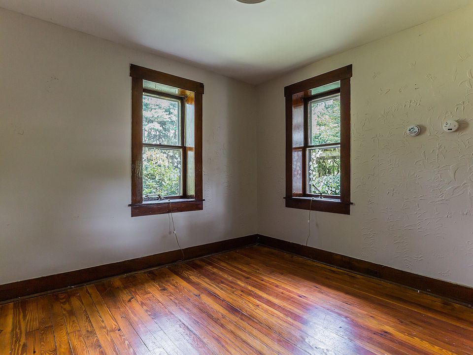 8 Stacy Ct, Sewell, NJ 08080 | Zillow