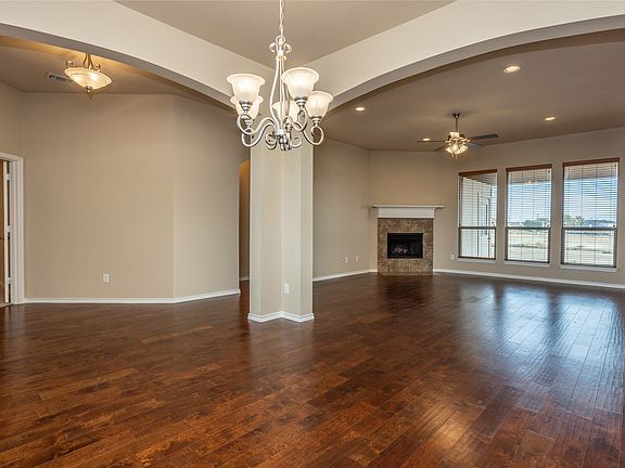 712 Stone Ridge Dr, Gainesville, TX 76240 | MLS #20658612 | Zillow