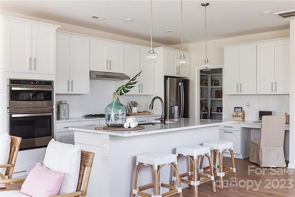923 Kinsey Aly, Charlotte, NC 28217 | Zillow