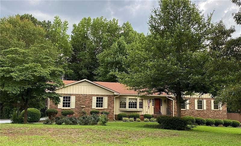 682 Sir Charles Dr, Fairburn, GA 30213 | Zillow