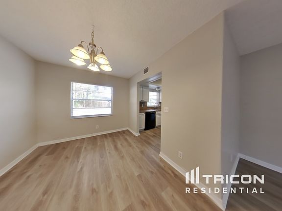 3907 W Lake Dr, Seffner, FL 33584 | Zillow