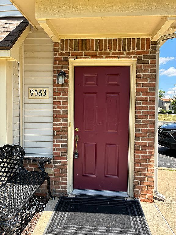 9562 Lakeside Dr, Ypsilanti, MI 48197 | Zillow