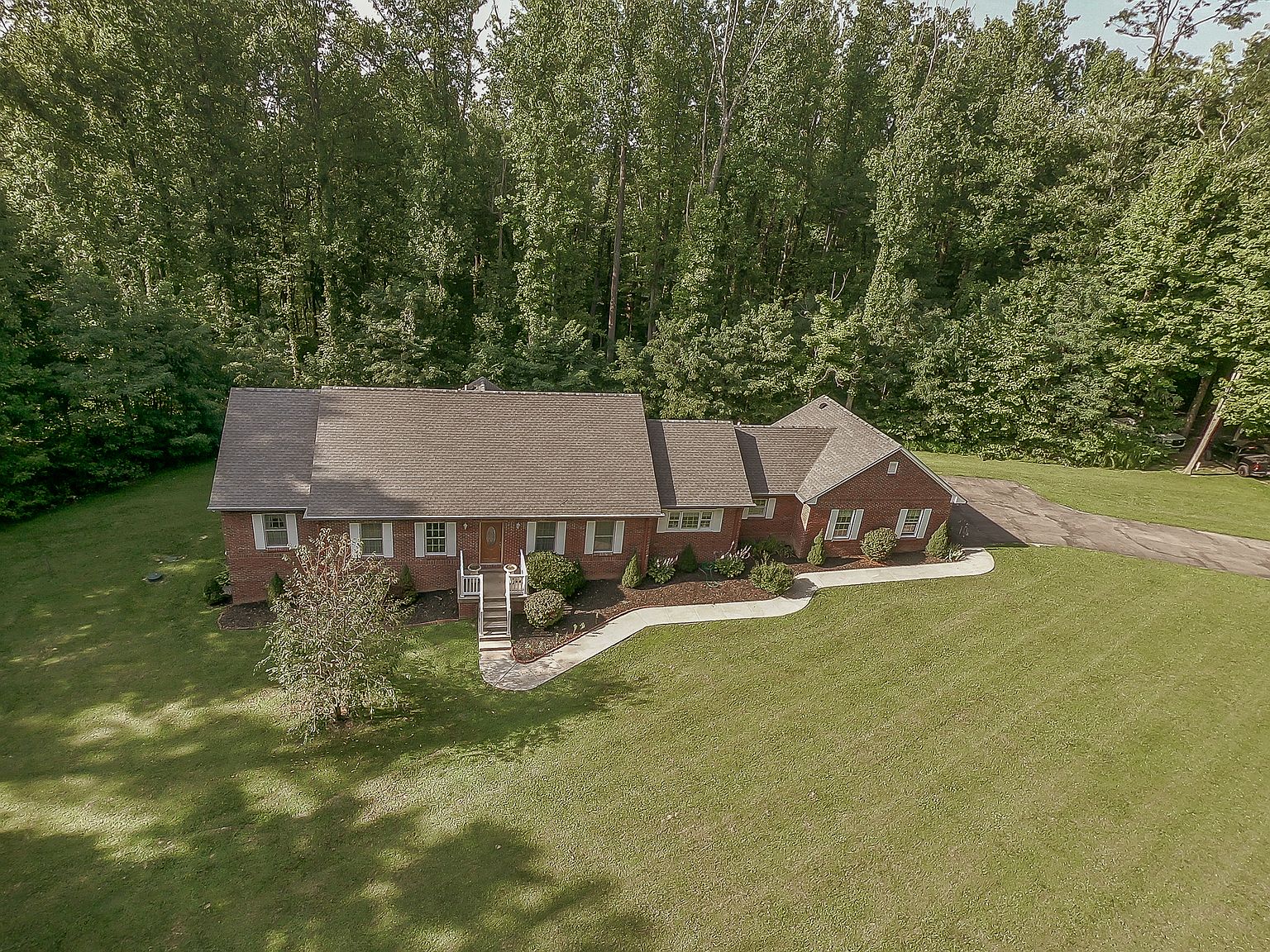 214 S Clear Creek Dr, Martinsville, IN 46151 | Zillow