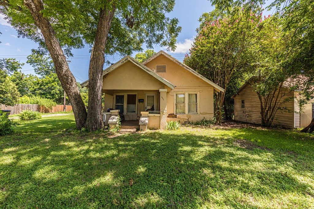 3020 Edmond Ave, Waco, TX 76707 | Zillow