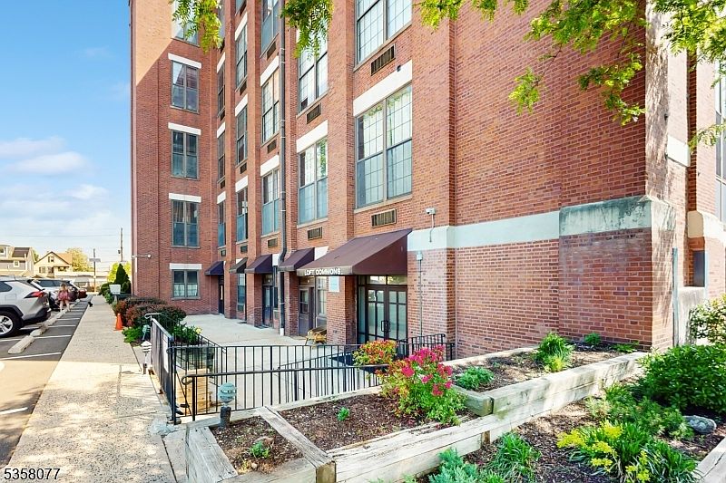 366-382 Trenton Ave BLDG 384 #2C, Paterson, NJ 07503 | Zillow