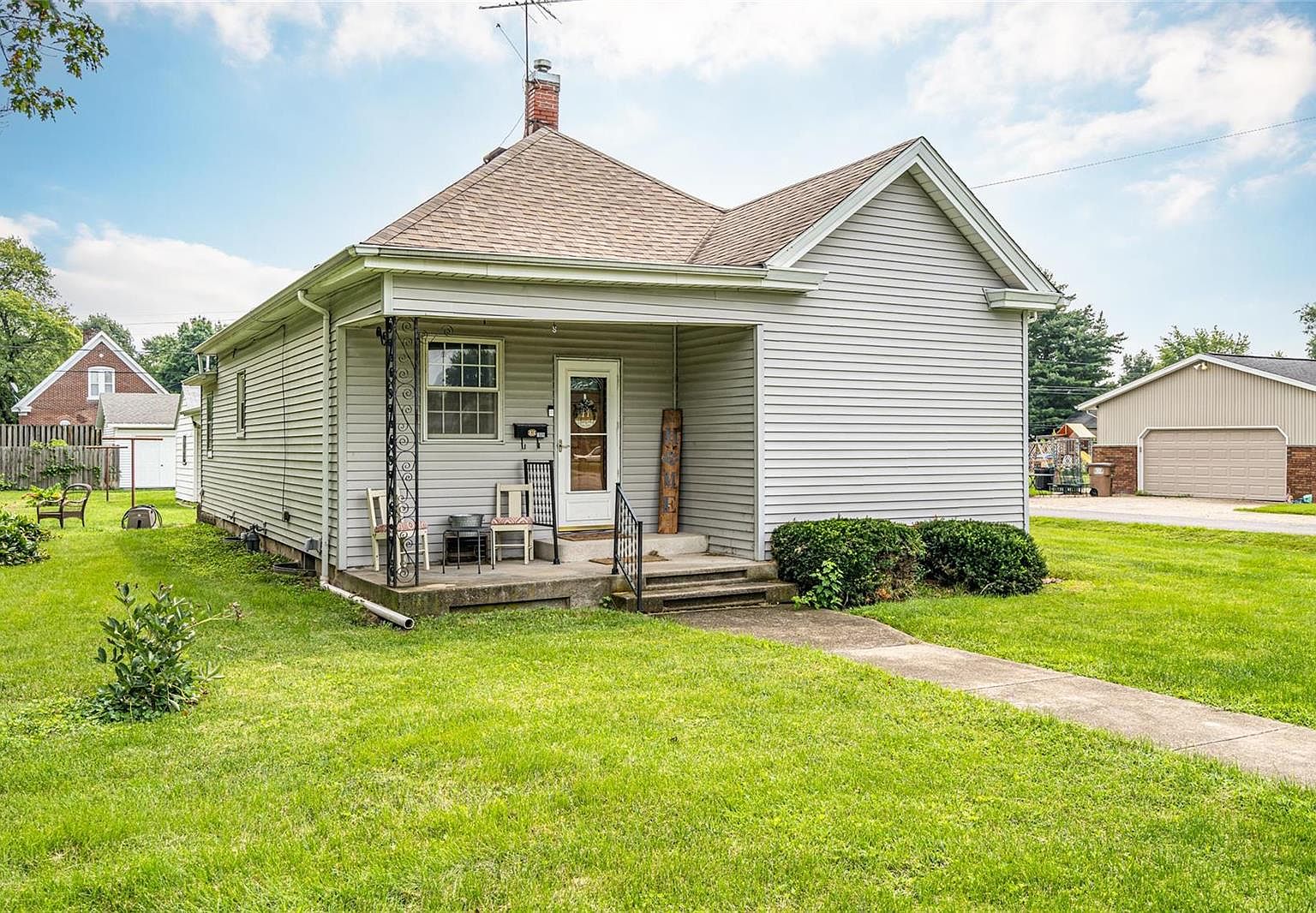 709 S Macoupin St, Gillespie, IL 62033 | Zillow