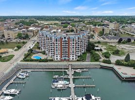 Lakeshore Towers Apartments - Racine, WI | Zillow