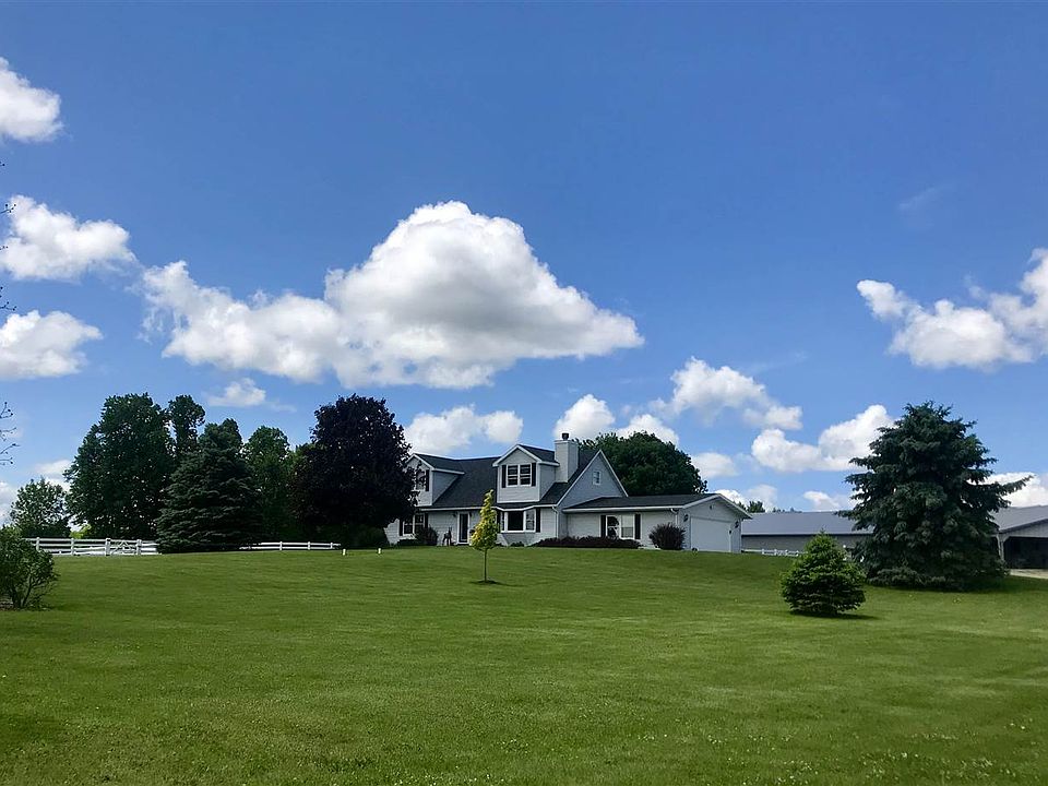 W335N8611 Stone Bank Rd, Oconomowoc, WI 53066 | Zillow