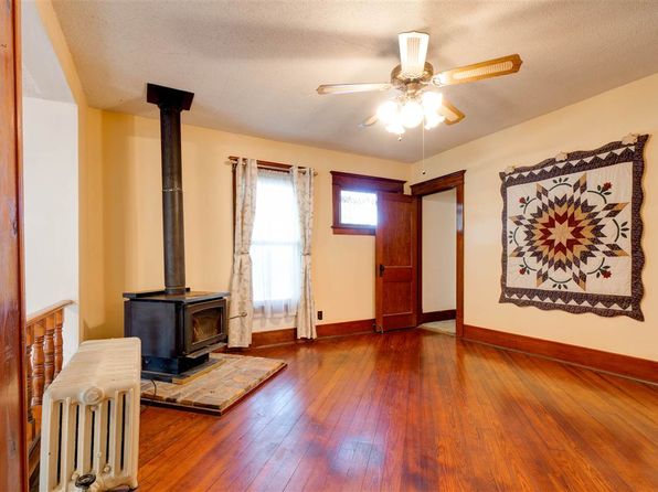 Lone Tree Real Estate - Lone Tree IA Homes For Sale | Zillow