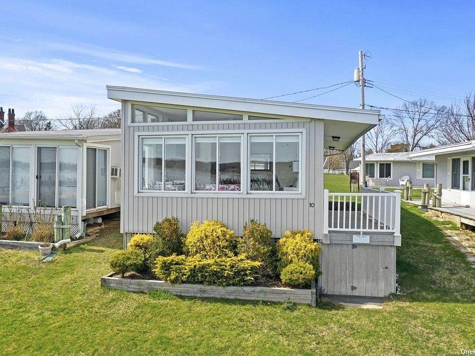 2500 Maple Lane UNIT 10, Greenport, NY 11944 | MLS #3544755 | Zillow