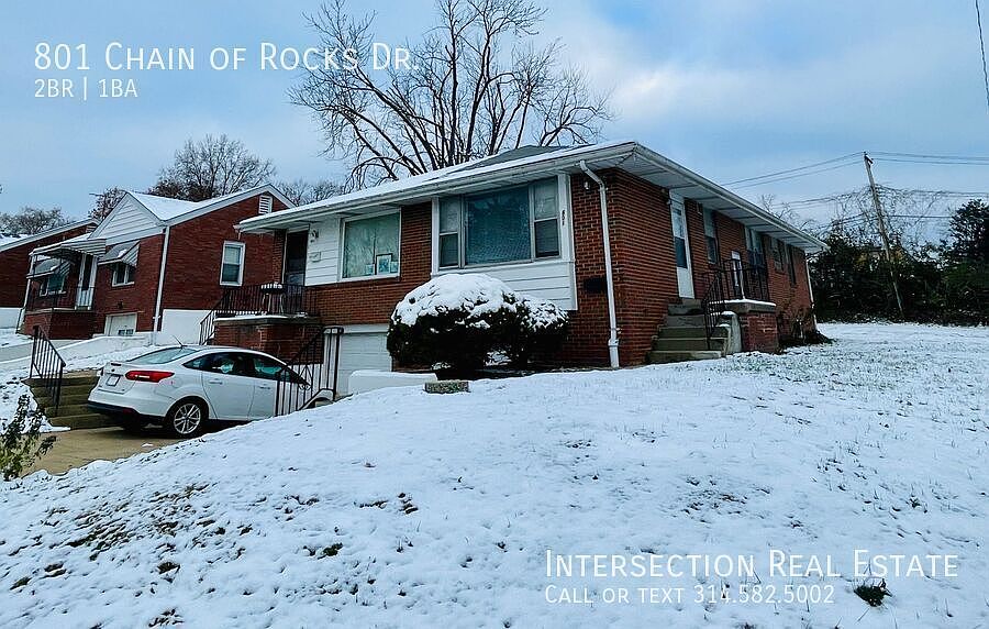 801 Chain Of Rocks Dr, Saint Louis, MO 63137 | Zillow