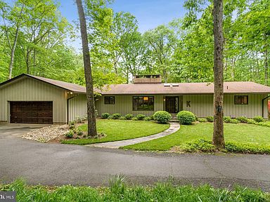 9509 Watts Rd, Great Falls, VA 22066 | Zillow