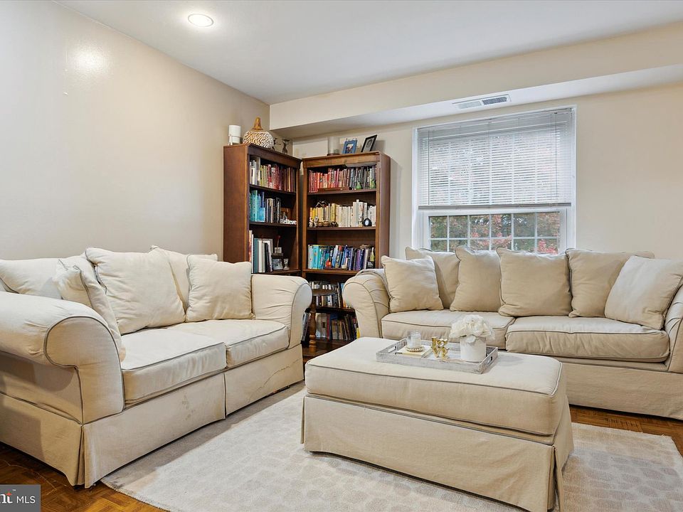 4000 Gypsy Ln Philadelphia PA | Zillow