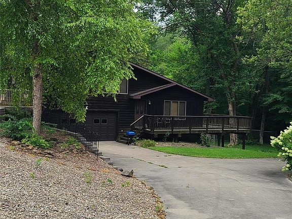 2149 Hill Crest Dr, Highland, IL 62249 | MLS #24050030 | Zillow