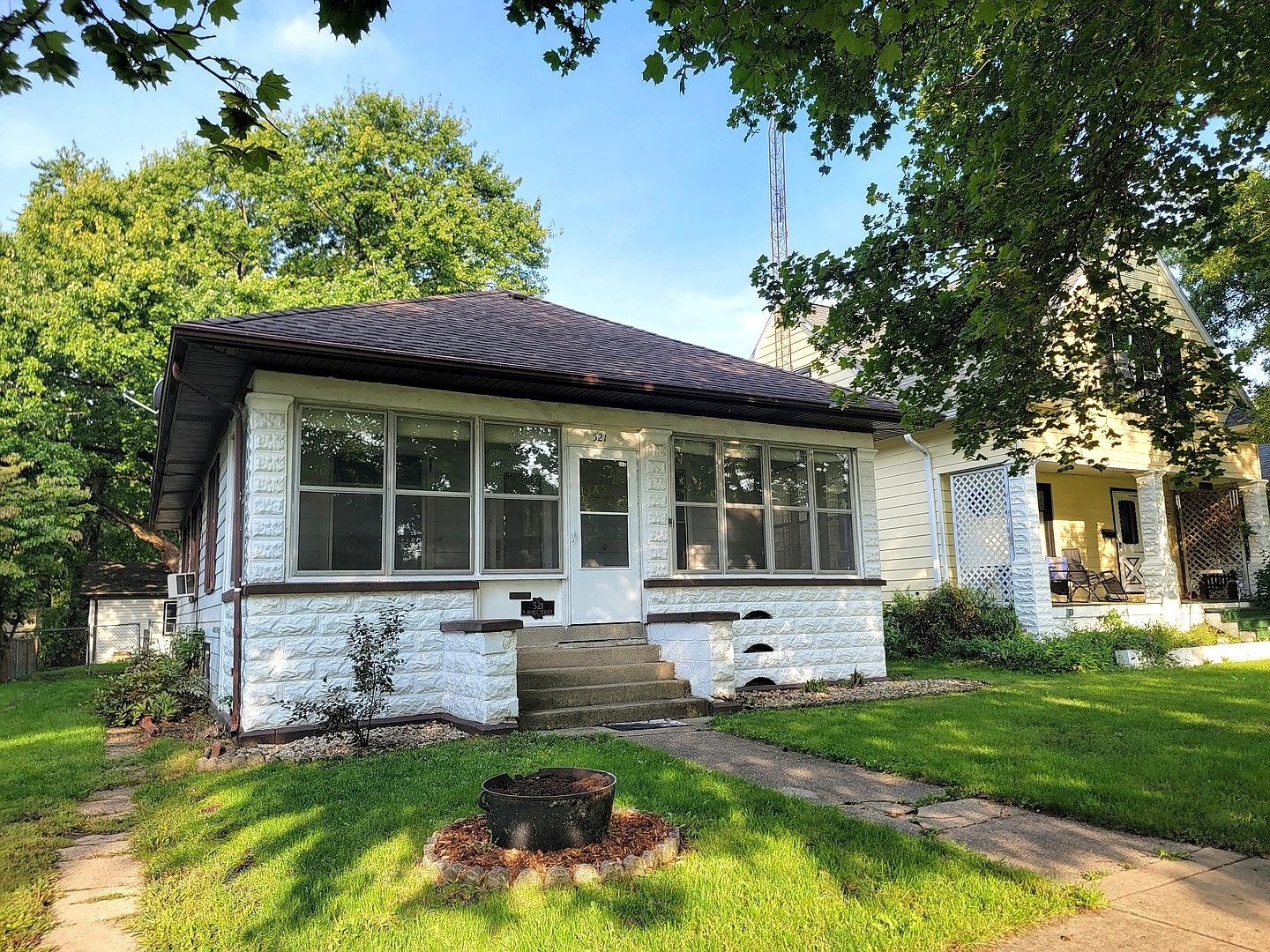 521 N Maple St, Momence, IL 60954 | Zillow