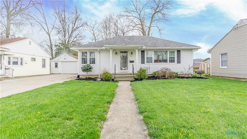 915 Amsden Blvd, Fremont, OH 43420 | Zillow