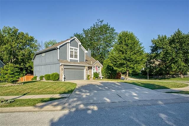 7328 N Richmond Ave, Kansas City, MO 64158 | Zillow