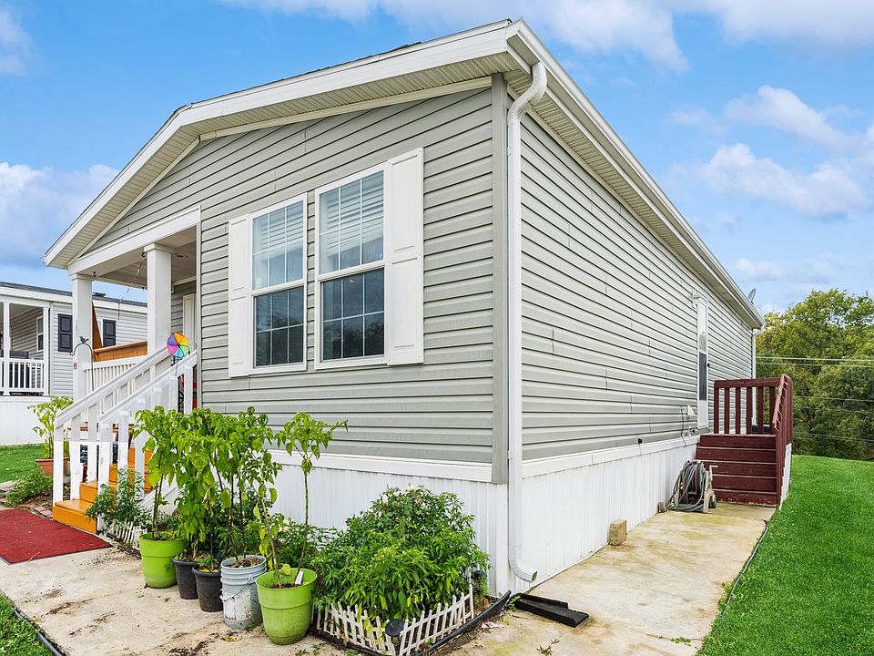 802 E County Line Rd TRAILER 301, Des Moines, IA 50320 | Zillow