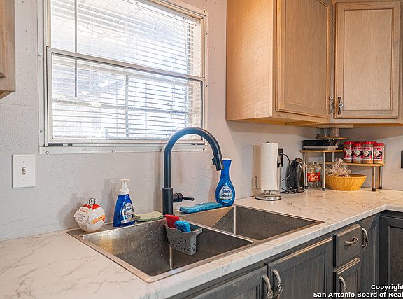 188 oak view, La Vernia, TX 78121 | MLS #1791483 | Zillow