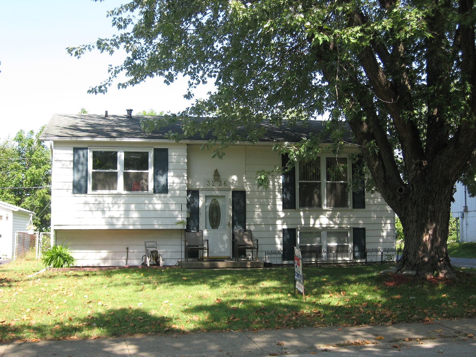 3236 Dove Dr, Decatur, IL 62526 | Zillow