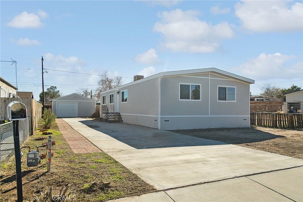 833 W Reeves Ave, Ridgecrest, CA 93555 | Zillow