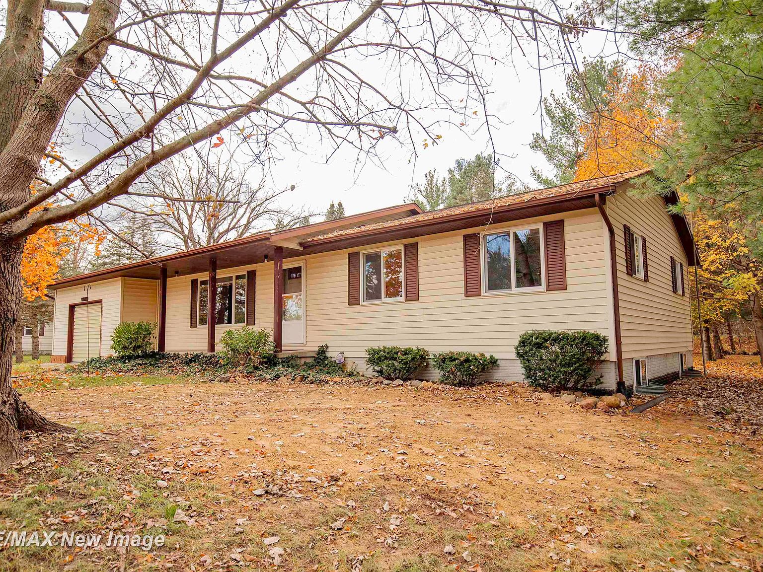 15902 S Hemlock Rd, Oakley, MI 48649 | Zillow