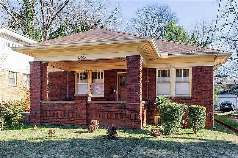 660 Holderness St SW, Atlanta, GA 30310 | Zillow