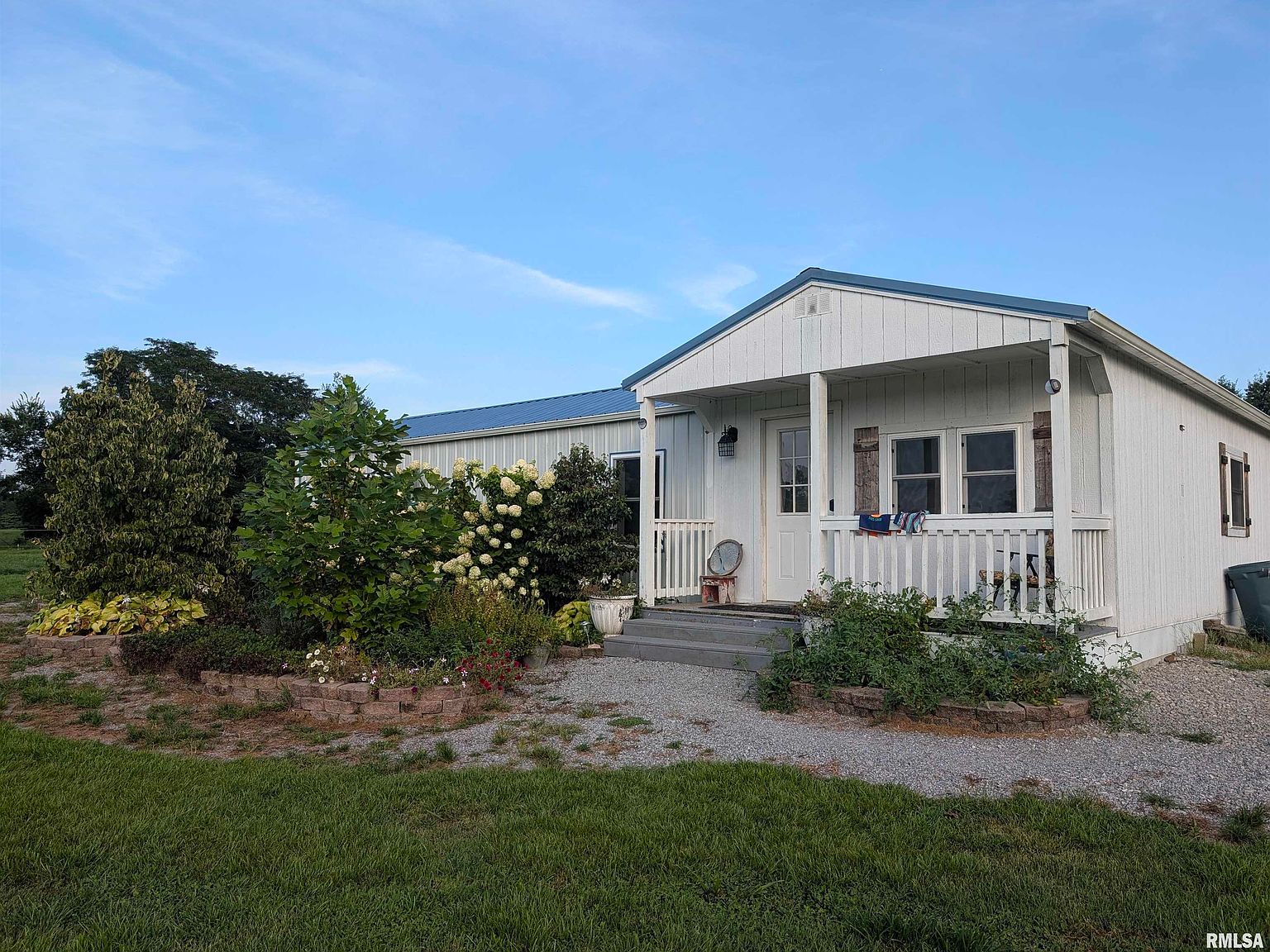 784 Eddyville Blacktop Rd, Eddyville, IL 62928 | Zillow