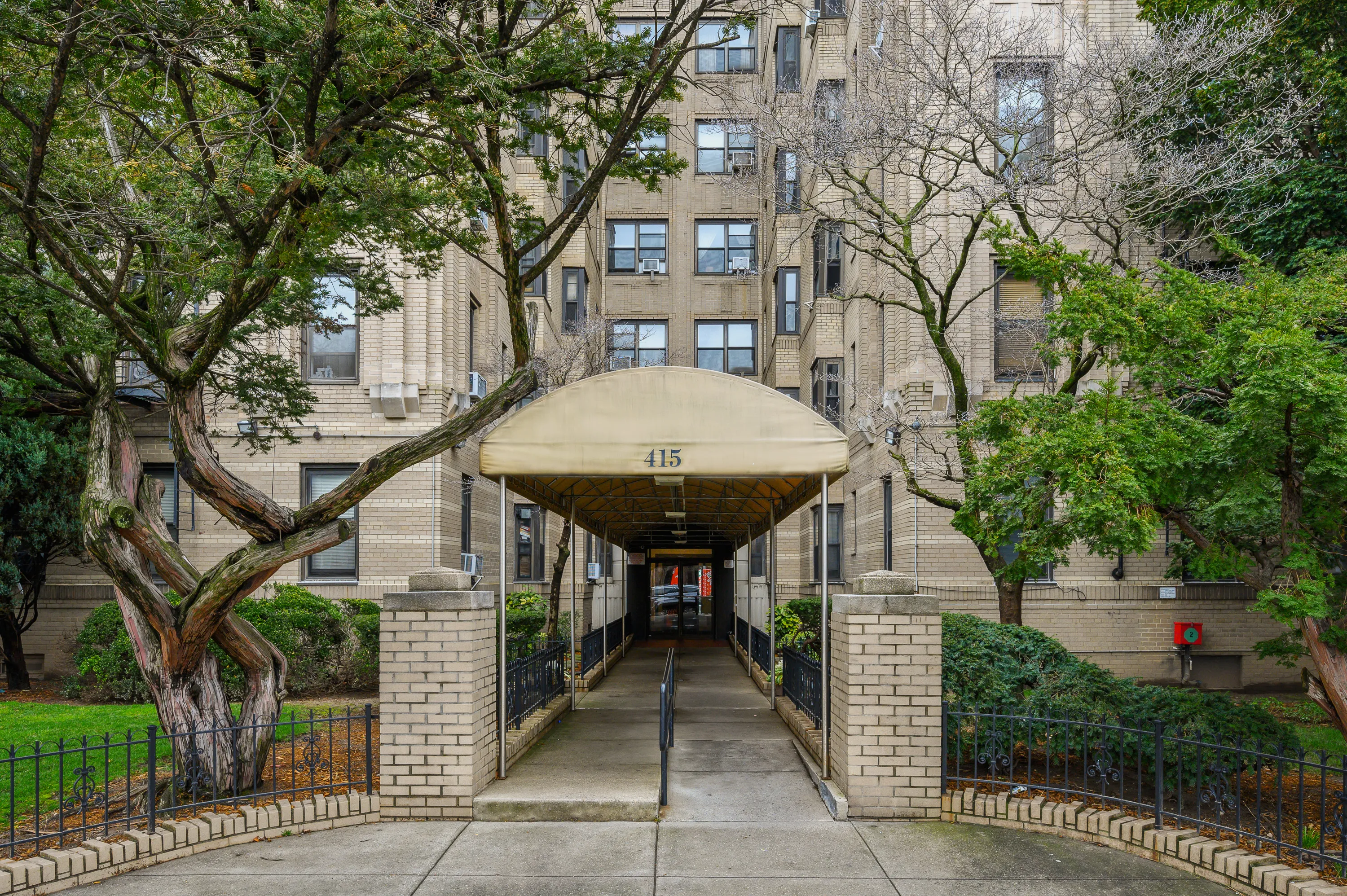415 Ocean Parkway #1A in Kensington, Brooklyn | StreetEasy