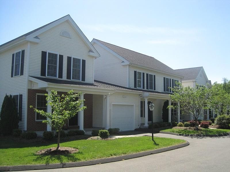 15 W Sussex Pl Madison Ct 06443 Zillow