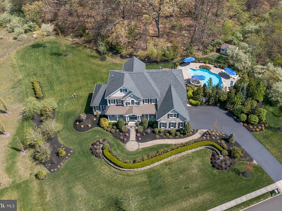 18 Weathervane Cir, Cream Ridge, NJ 08514 | Zillow