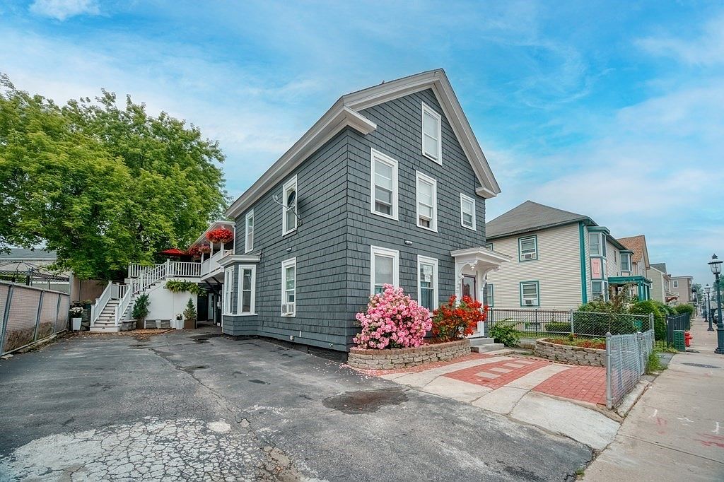 220 Fletcher St, Lowell, MA 01854 | Zillow