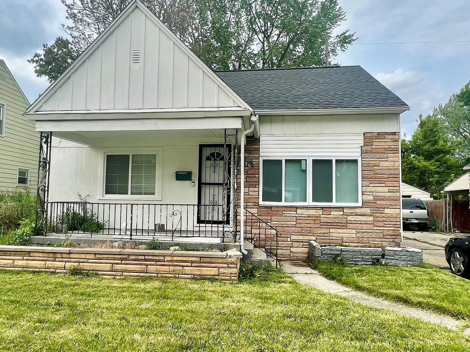 2832 Begole St, Flint, MI 48504 | Zillow