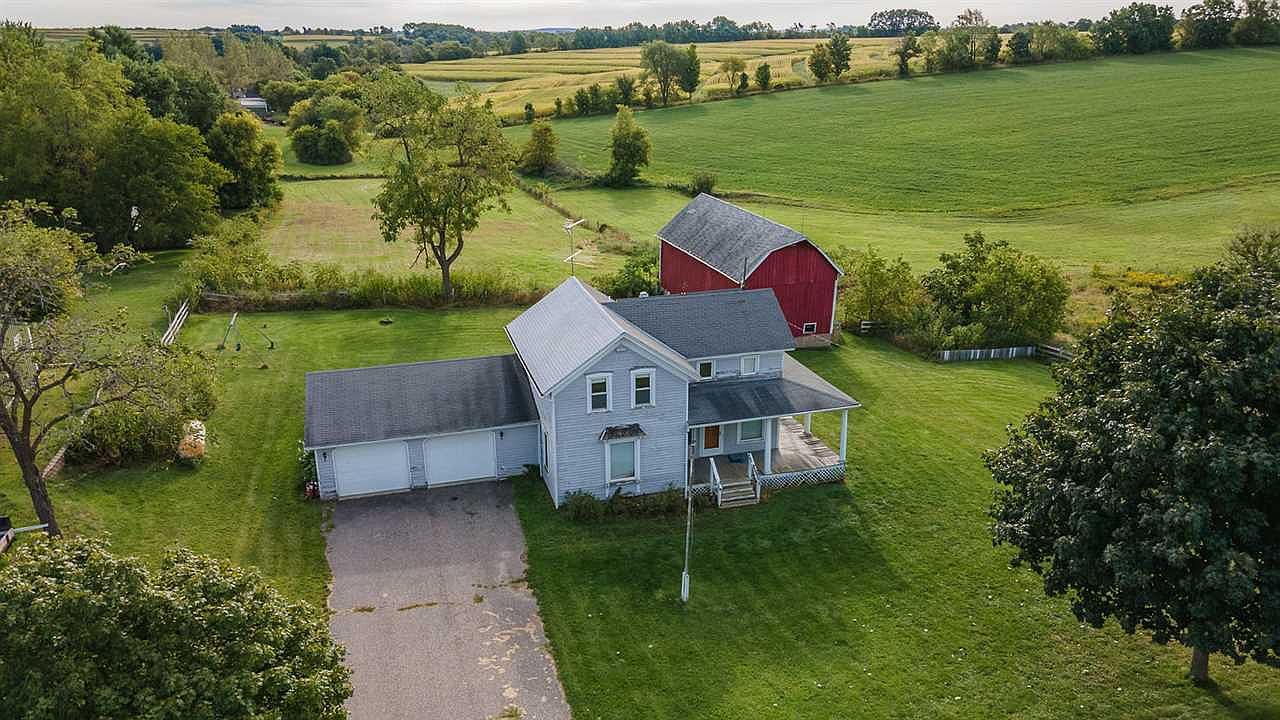 139 S Main St, Hillpoint, WI 53937 | Zillow