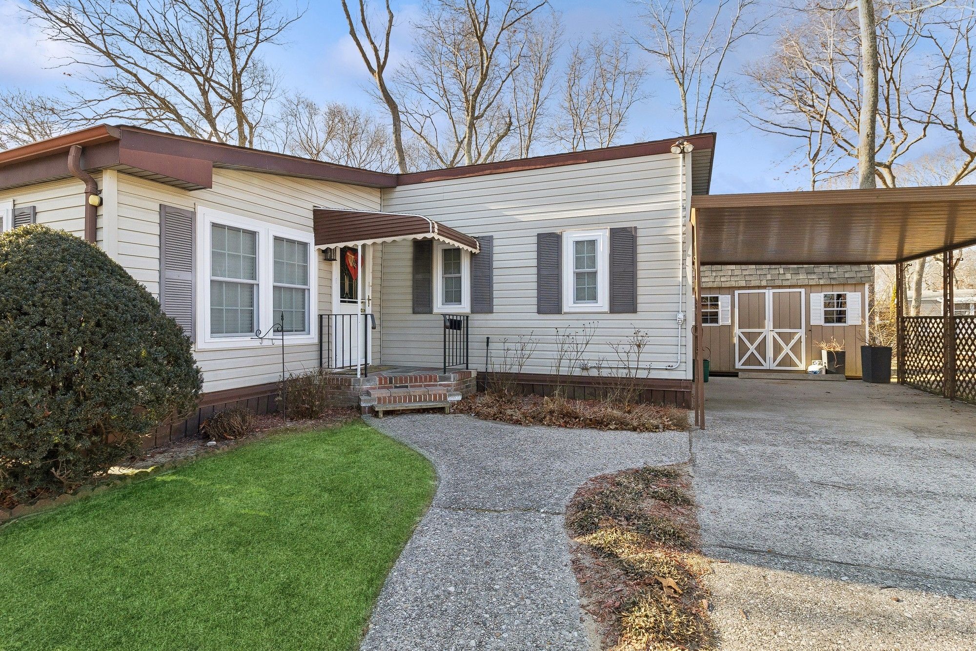 1661 Old Country Rd, Riverhead, NY 11901 | Out East