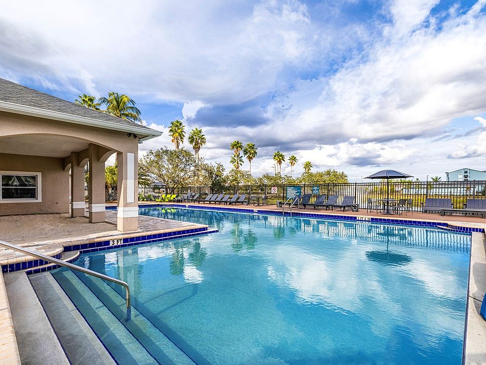 Aria Landings - 4050 Winkler Ave Fort Myers FL (4 units available) | Zillow
